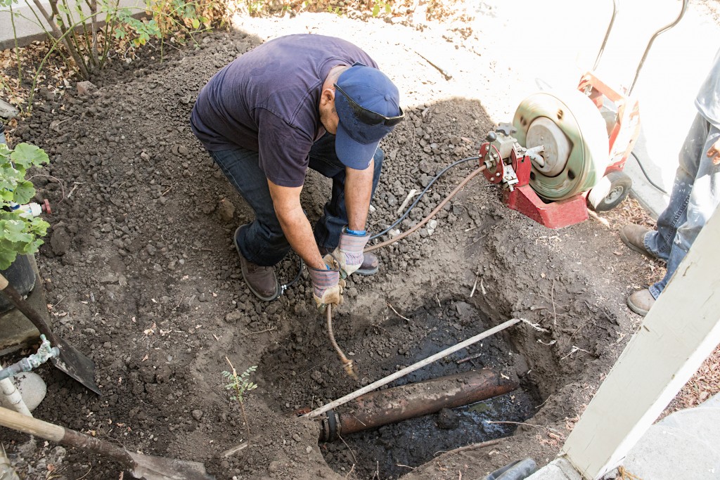 Sewer Line Repair: Various Techniques You May Apply | Design Solid